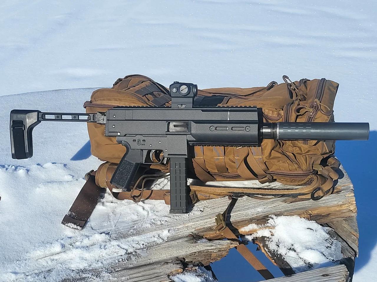 UMP 11/9 Remix With New Handguard Cover