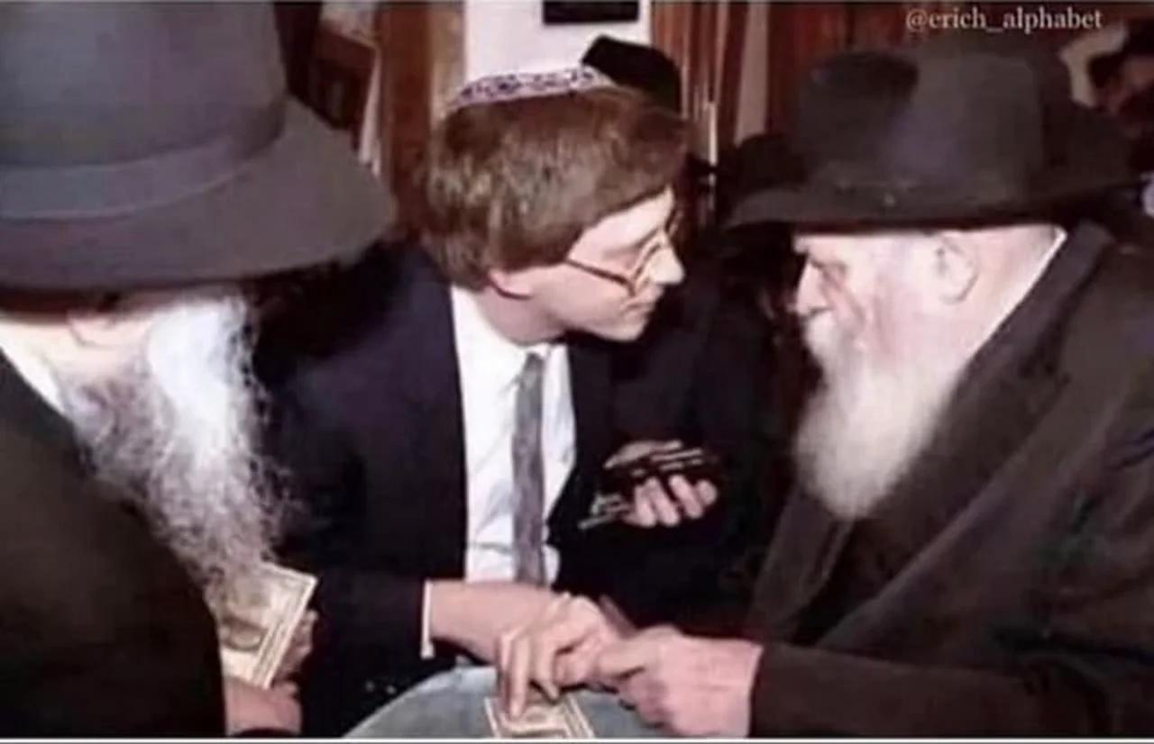 Bill Gates with Rabbi Menachemc Mendel Schneerson, "high priest" of the ...