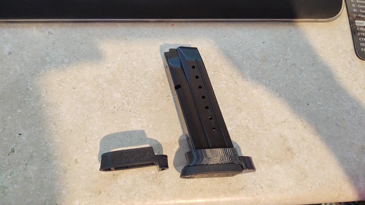 Smith & Wesson M&P 2.0 Compact 9mm grip spacer for full size mags