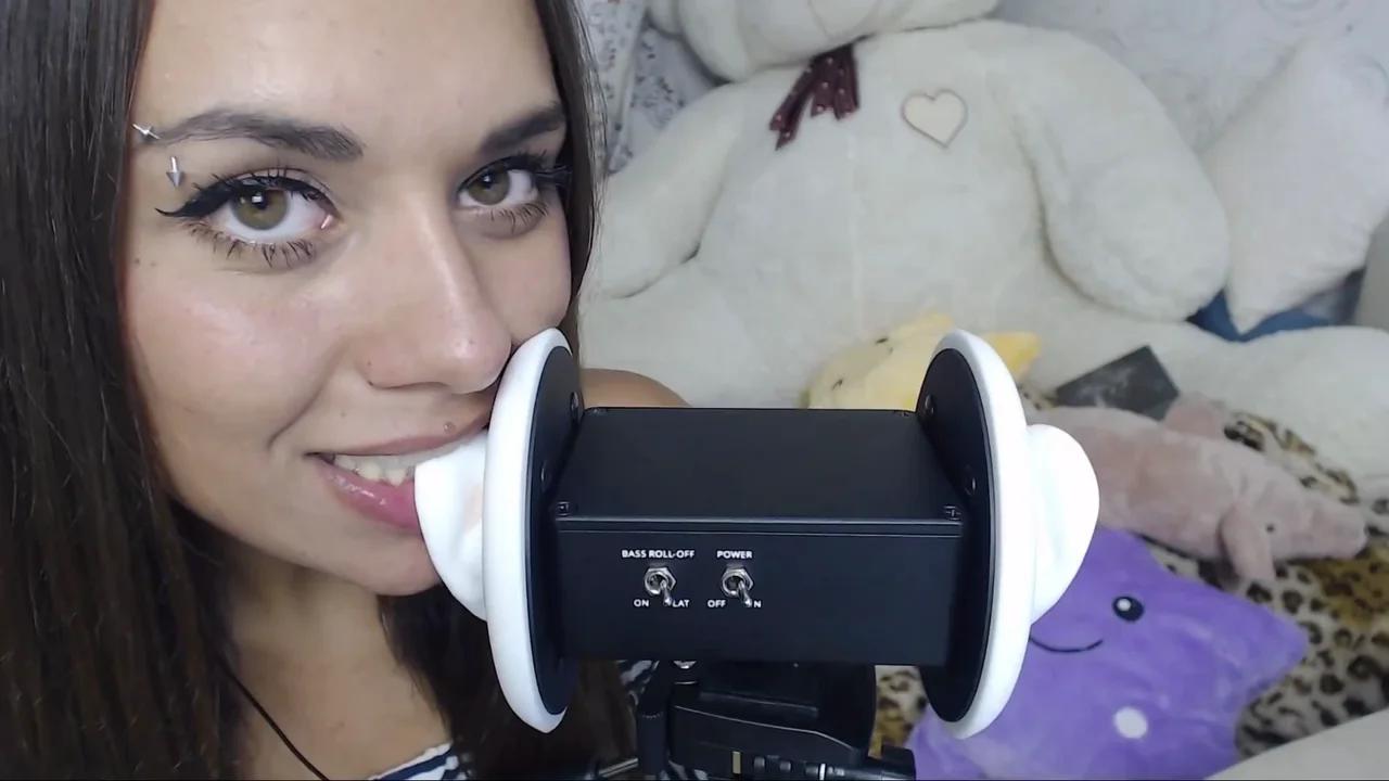 HoneyGirl ASMR - Ear licking with tongue fluttering ASMR