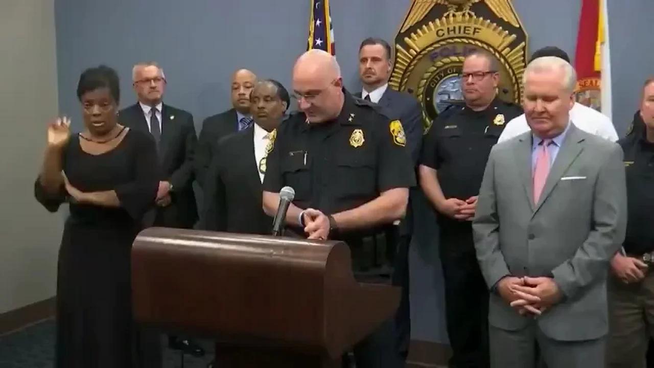 FAKE SIGN LANGUAGE INTERPRETER