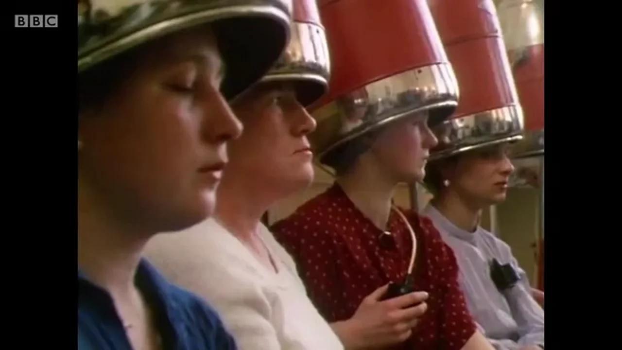 Adam Curtis - HyperNormalisation 2016 (Full Documentary)