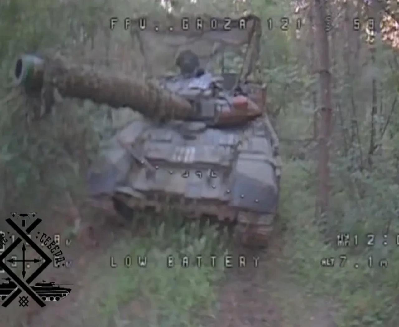 📽️-A 🇬🇧&🇫🇷, A Ukranian tank gets tracked back to its lair and destroyed!