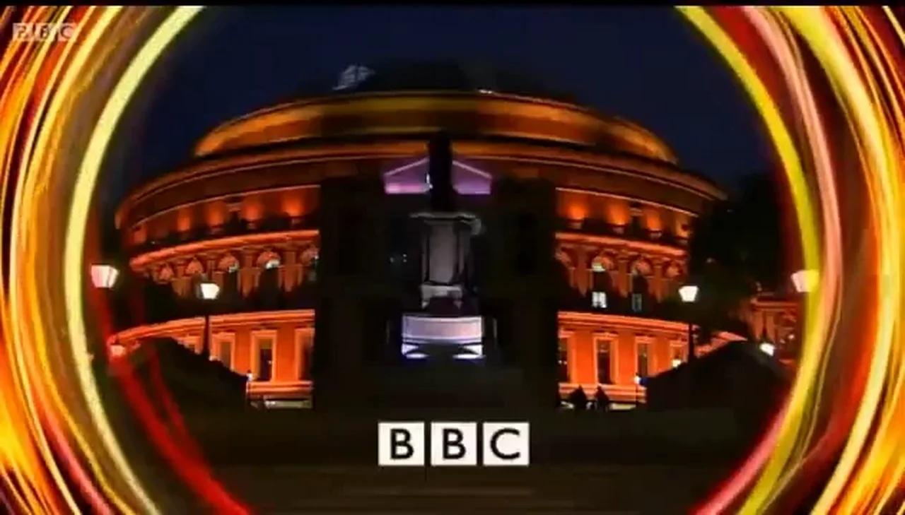 Songs of Praise top 10 Christmas Carols in the UK, Susan Boyle, Libera ...