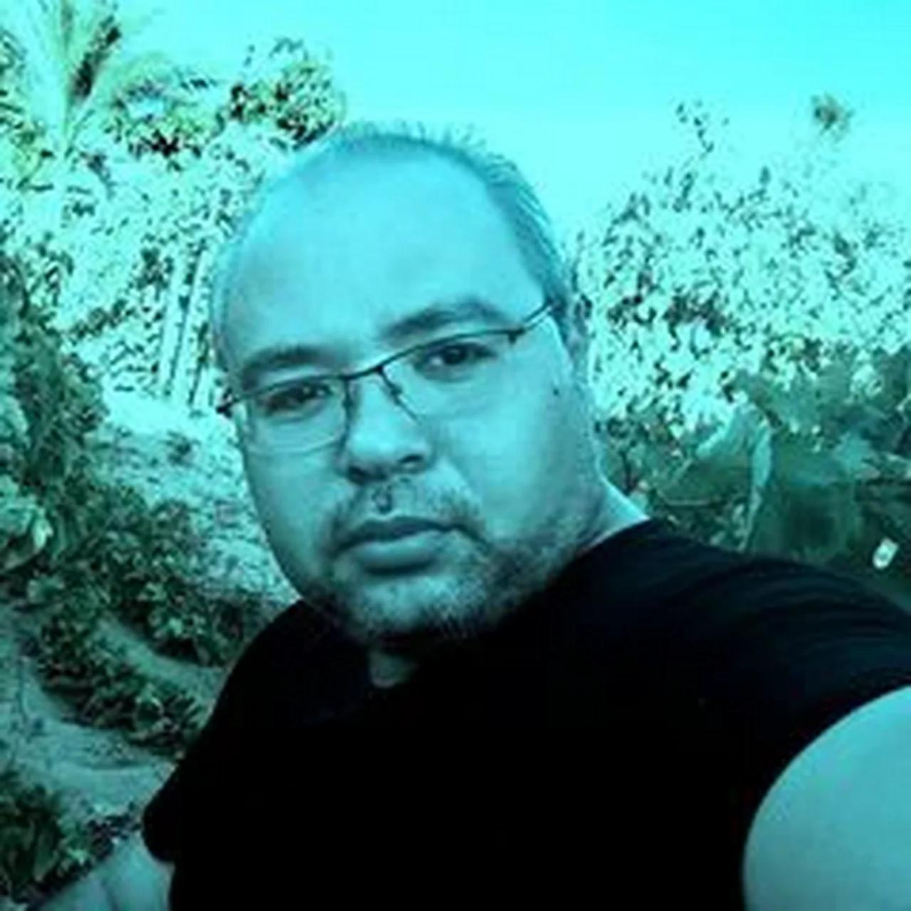 Into Short Multimedia Tutorials