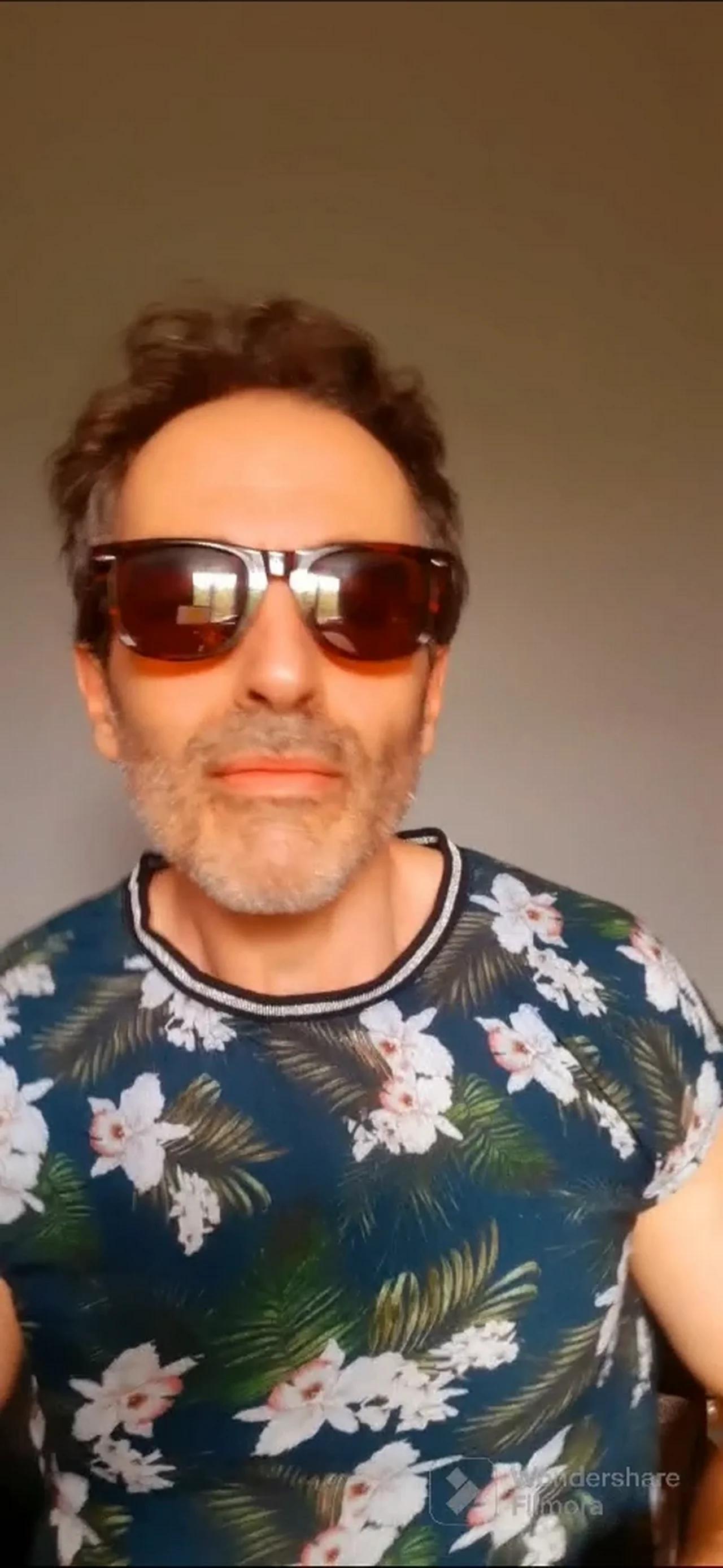 Sébastien Recchia - Parodie - "La guerre a ceci de magique"