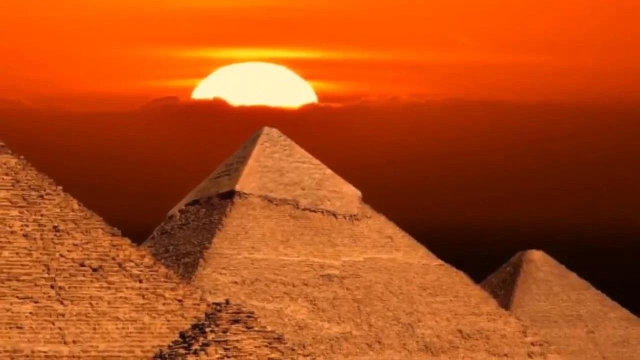 SOUS LES PYRAMIDES ... MAZIKEEN