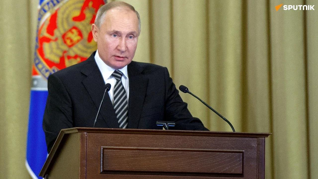 Vladimir Poutine assiste à une réunion du Conseil du Service fédéral de ...