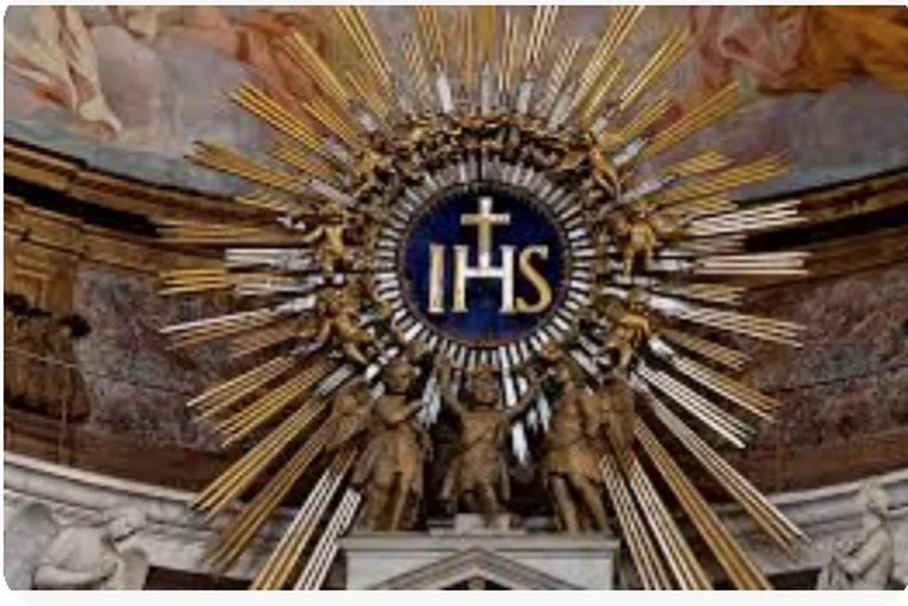 19/07/2010 Église catholique romaine de Florence : 666 hexagrammes avec « IHS » au centre/ IL ...