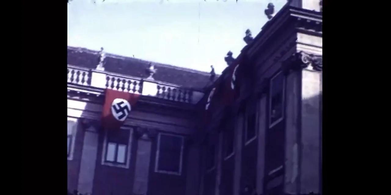 La Bandera Del Reich - La Esvastica - Segun Hitler