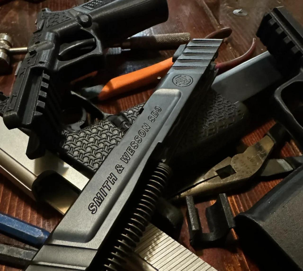 The Smith & Wesson Sigma SW & SD 2A Printing Compendium Second Edition ...