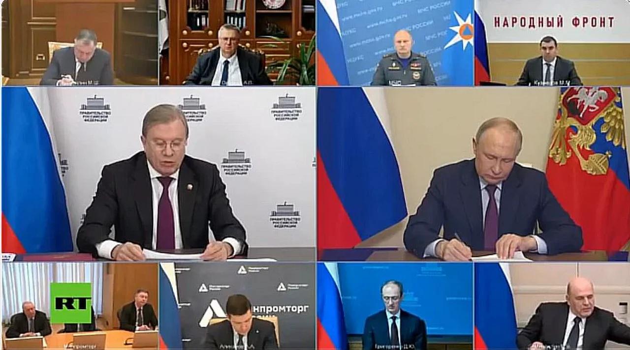 Réunion de VLADIMIR POUTINE avec des membres du gouvernement 14.04.2025
