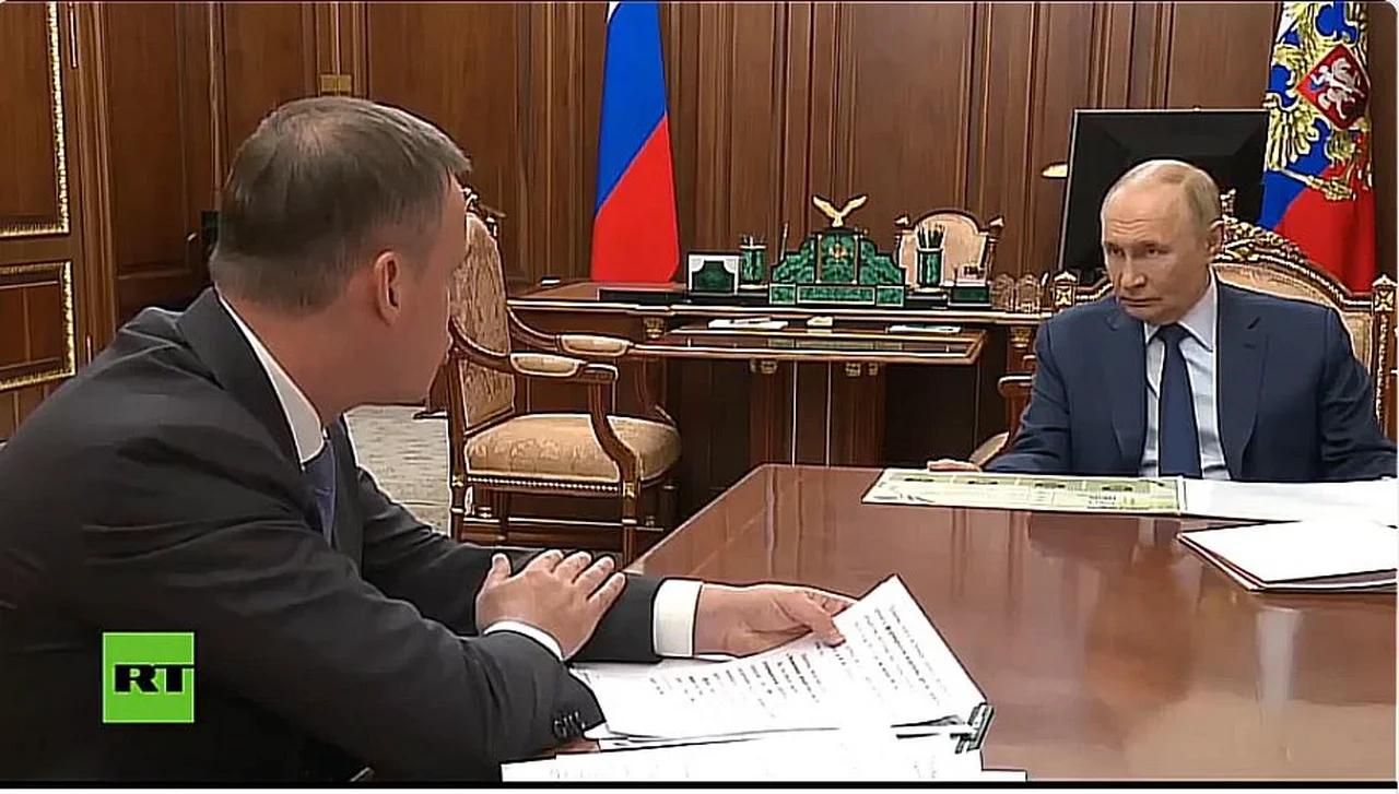 Réunion de travail de VLADIMIR POUTINE avec le vice-Premier ministre ...