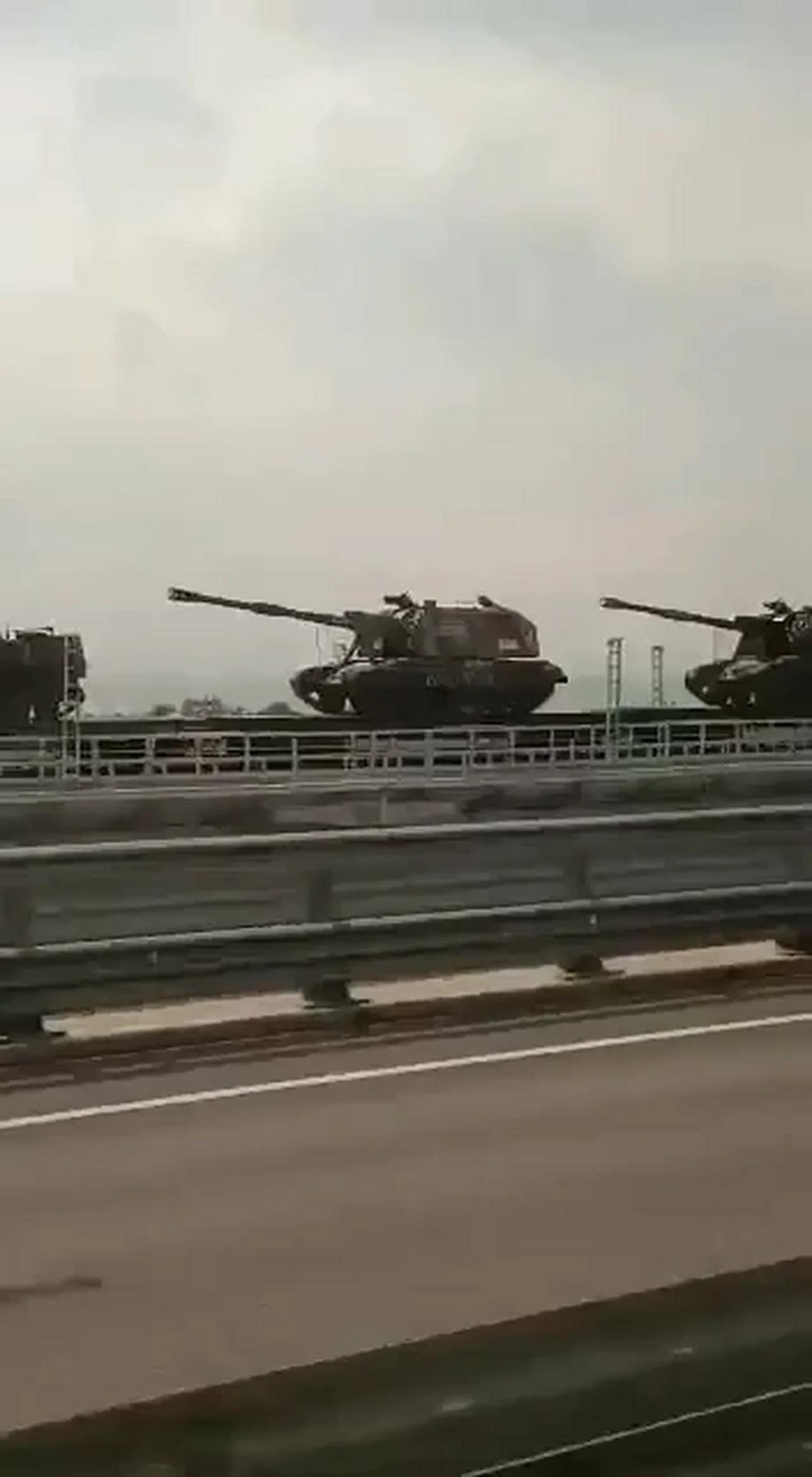 Column of Russia Self-Propelled Artillery and Trucks - Heading Towards ...