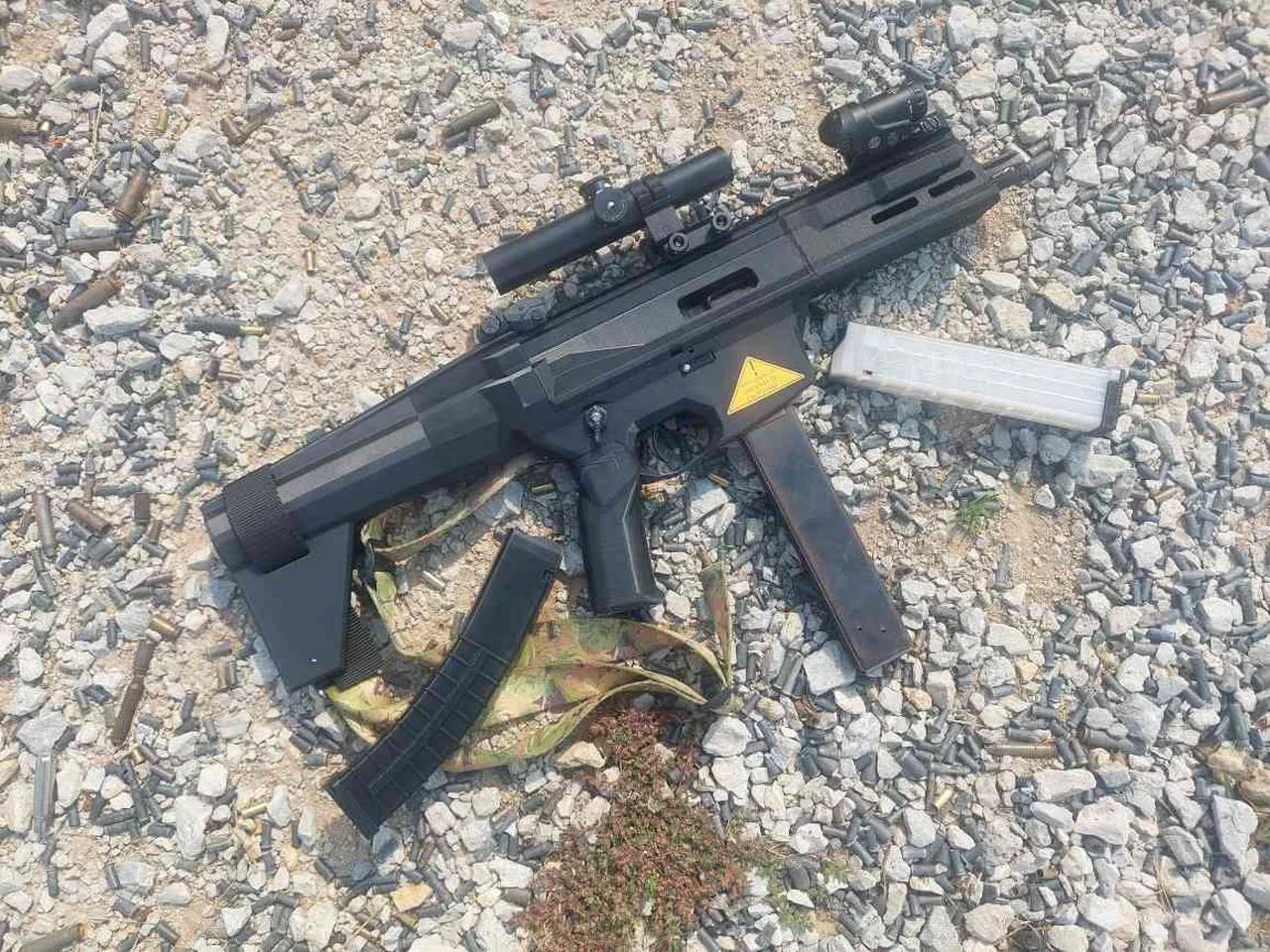 Sten Mag Bobcat and Short Handguard