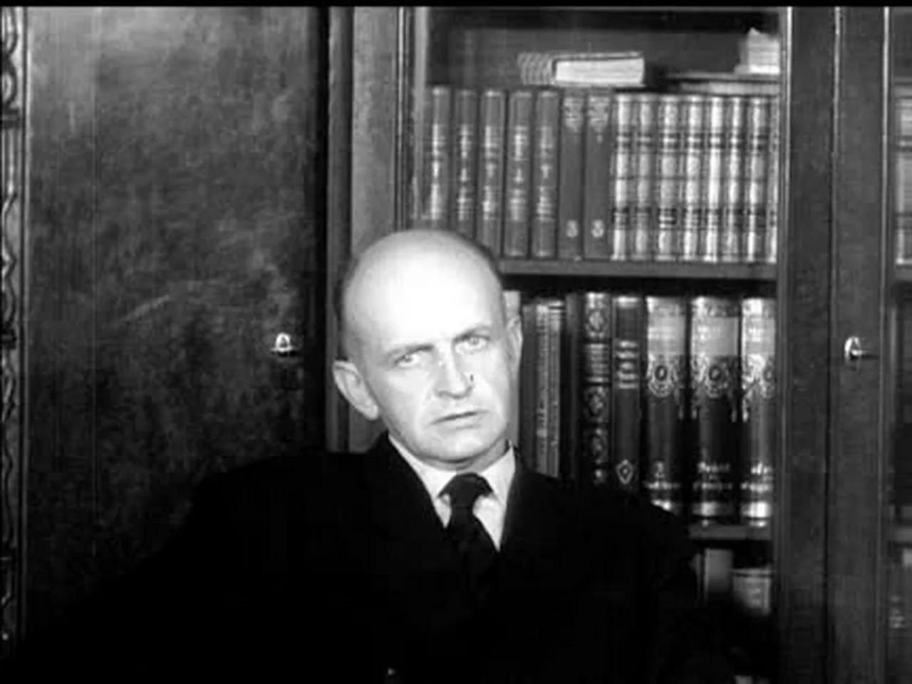 With Hitler to the End : The Memoirs of Adolf Hitler's Valet - Heinz Linge