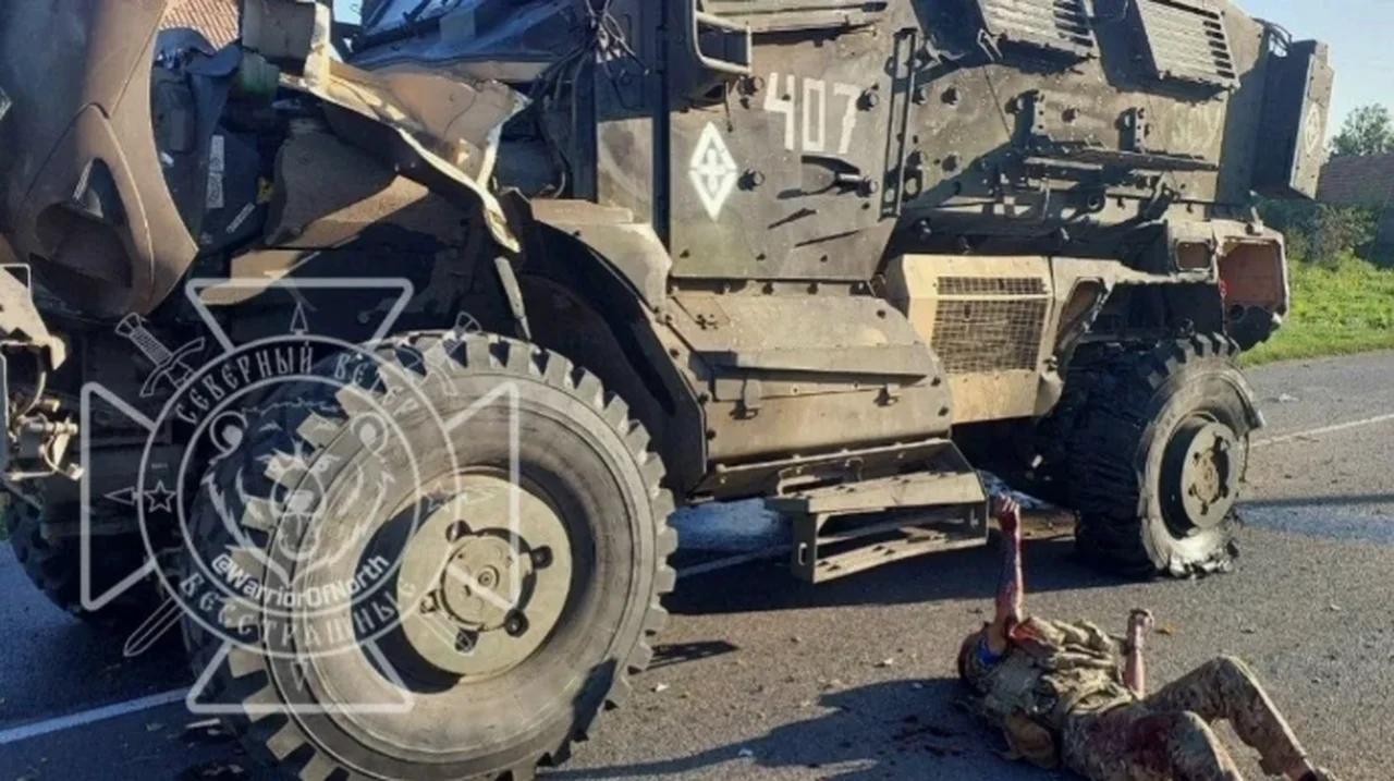 📽️-A 🇬🇧&🇫🇷, 🔞Russian soldiers pick up a Turkish trophy🔞