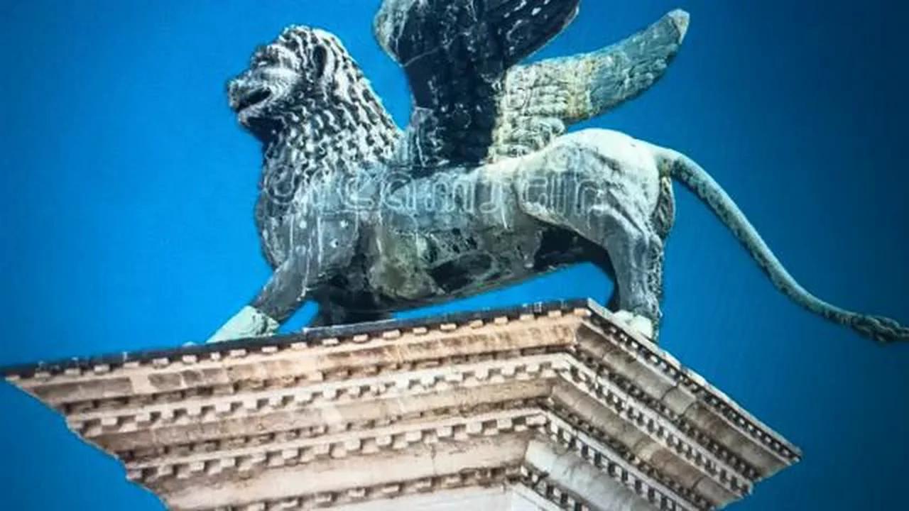 THE VENETIAN MODEL OF WORLD CONTROL