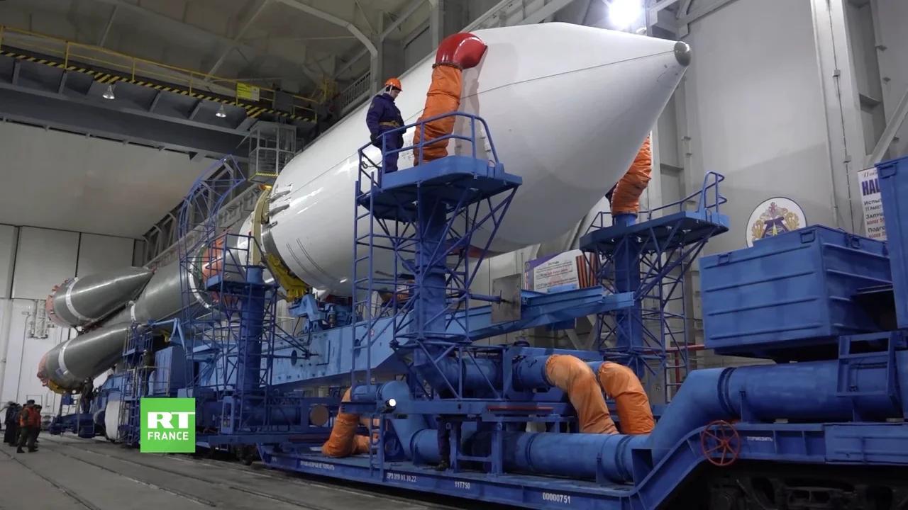 Les forces aérospatiales russes mettent en orbite un engin spatial ...