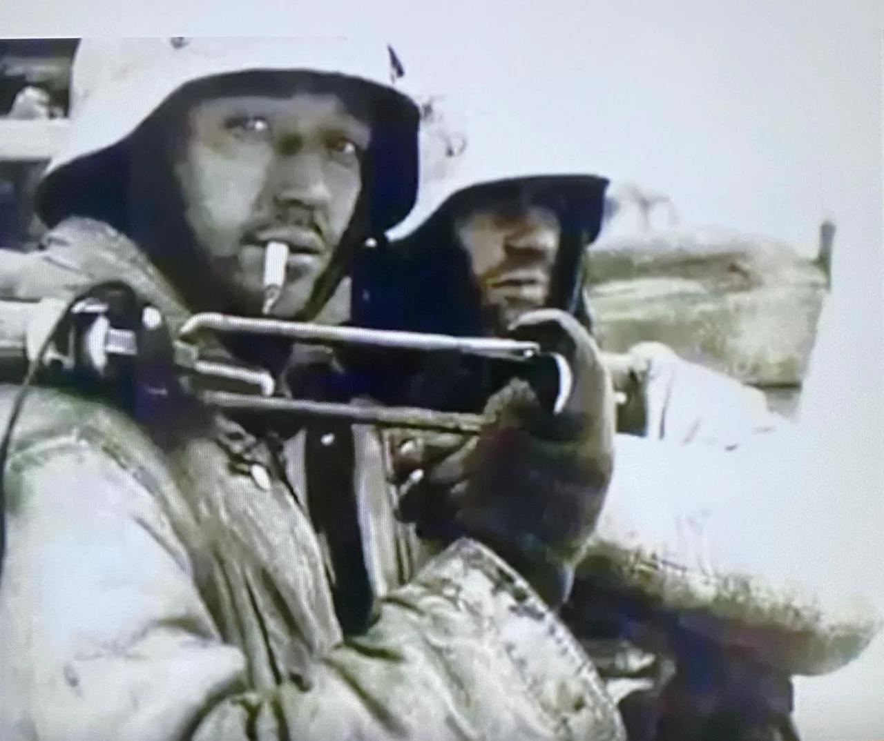 PARAZITU INVAZIJA. APGINKIME EUROPA ! angl..