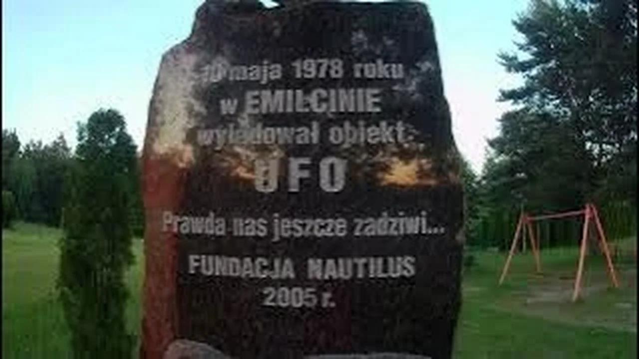 UFO-Denkmal für den Fall von Jan Wolski in Emilcin (Polen 2025)