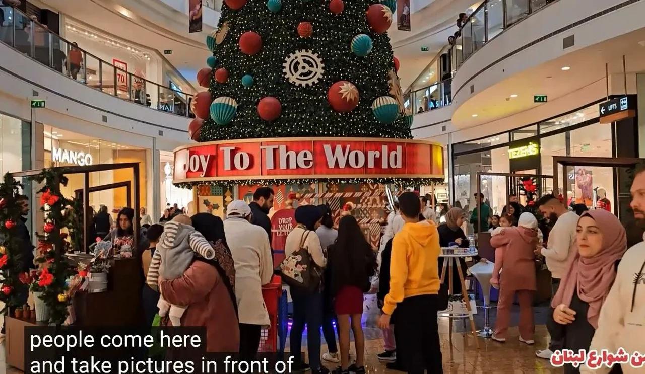 Beirut Lebanon Dec 22nd Christmas & New Years Mall Walk