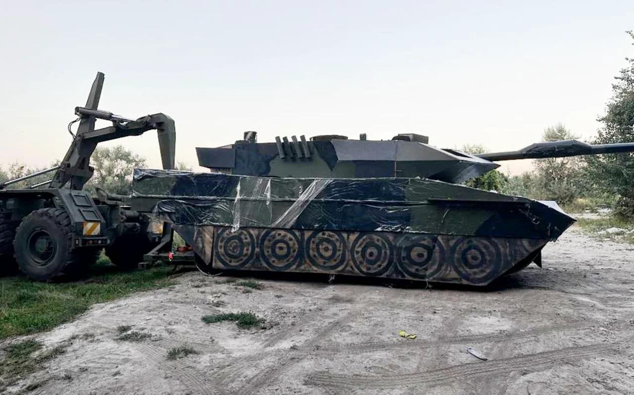 Fake Tanks in Ukraine - Yup its a thing now - Explains more sightings ...