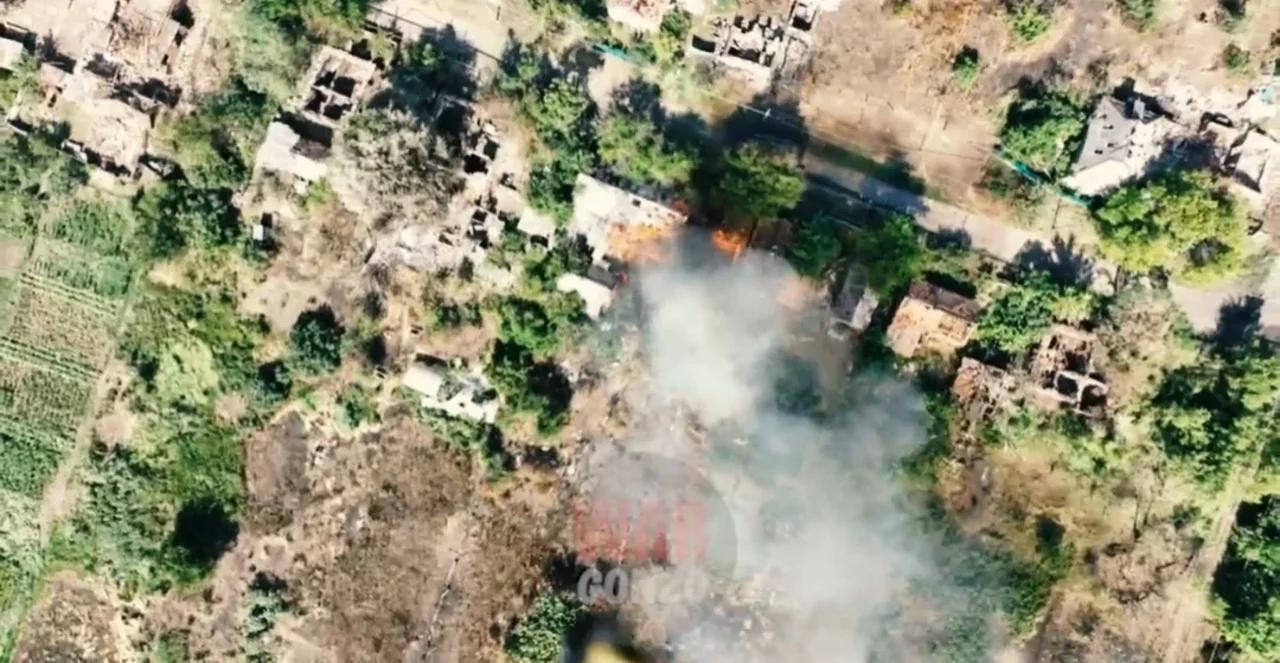 📽️-A 🇬🇧&🇫🇷, How soldiers of the RF Forces burn enemy PVD
