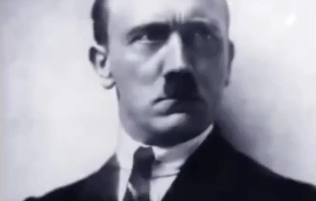 HITLER : The Führer's Story REVISITED Part 1/4