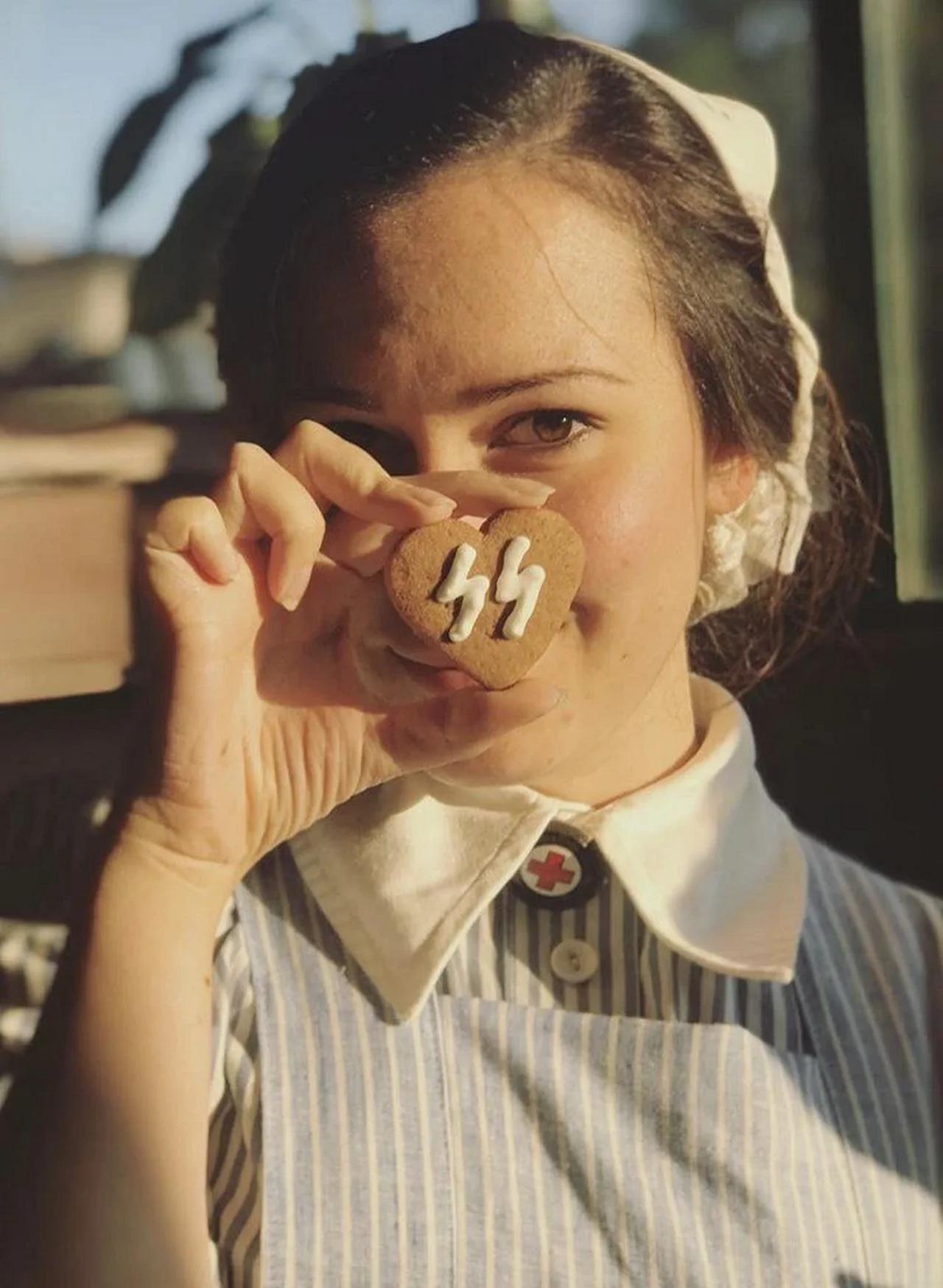 Mr. Bond - Sieg Heil