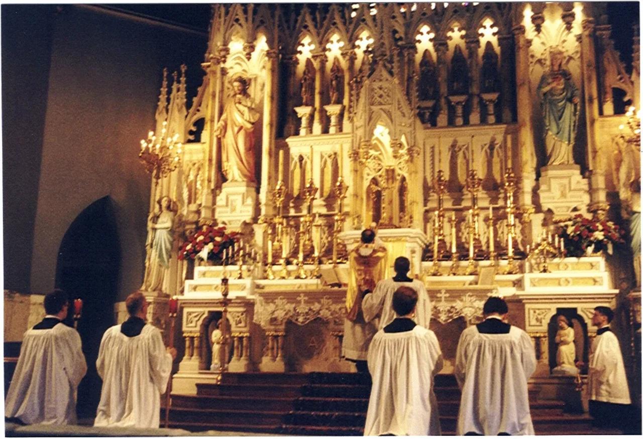 'Pray the Mass' - The Traditional Latin Mass(Tridentine Rite) Explained ...
