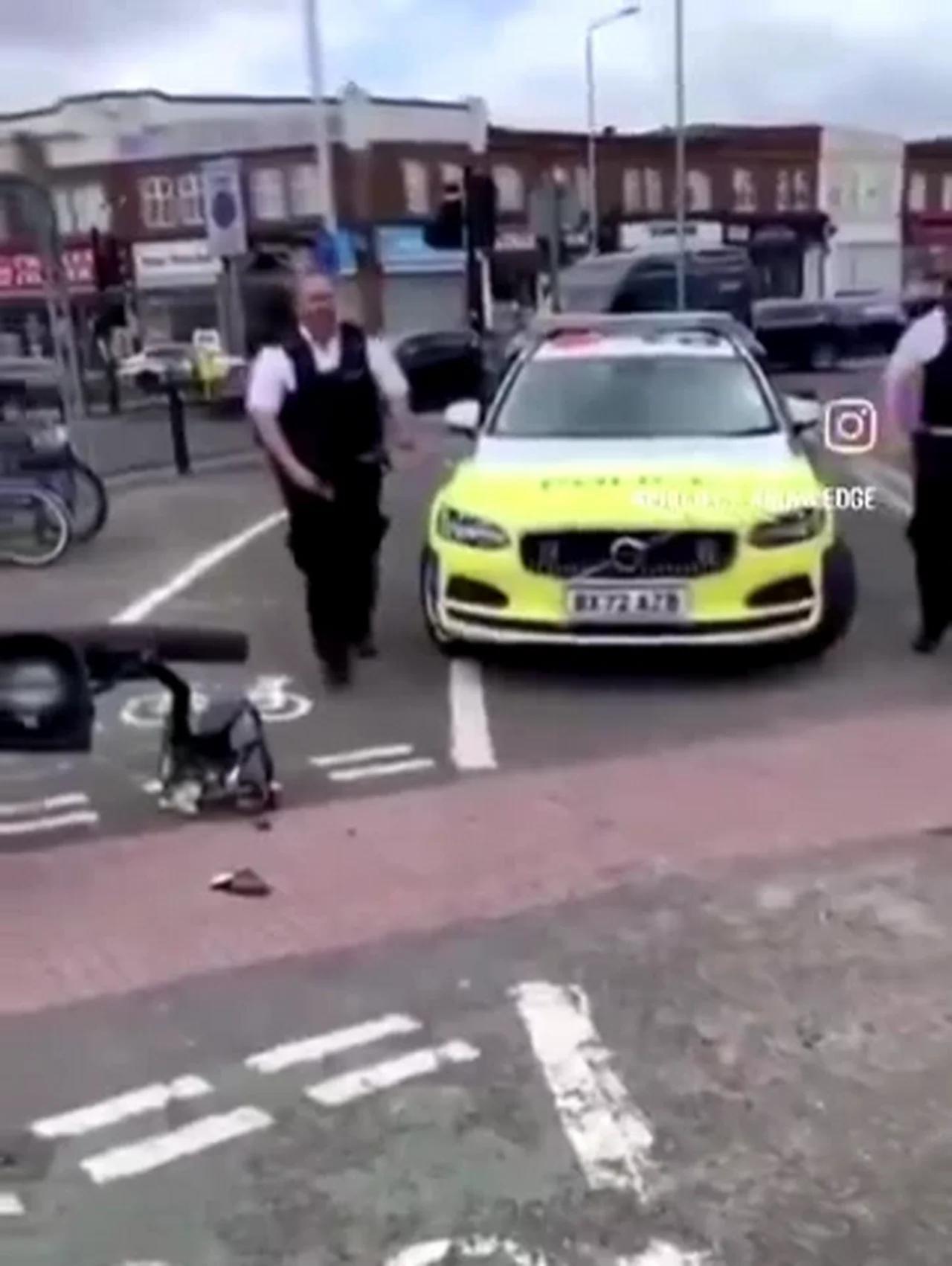 Police respond to another destroyed government ULEZ camera in London