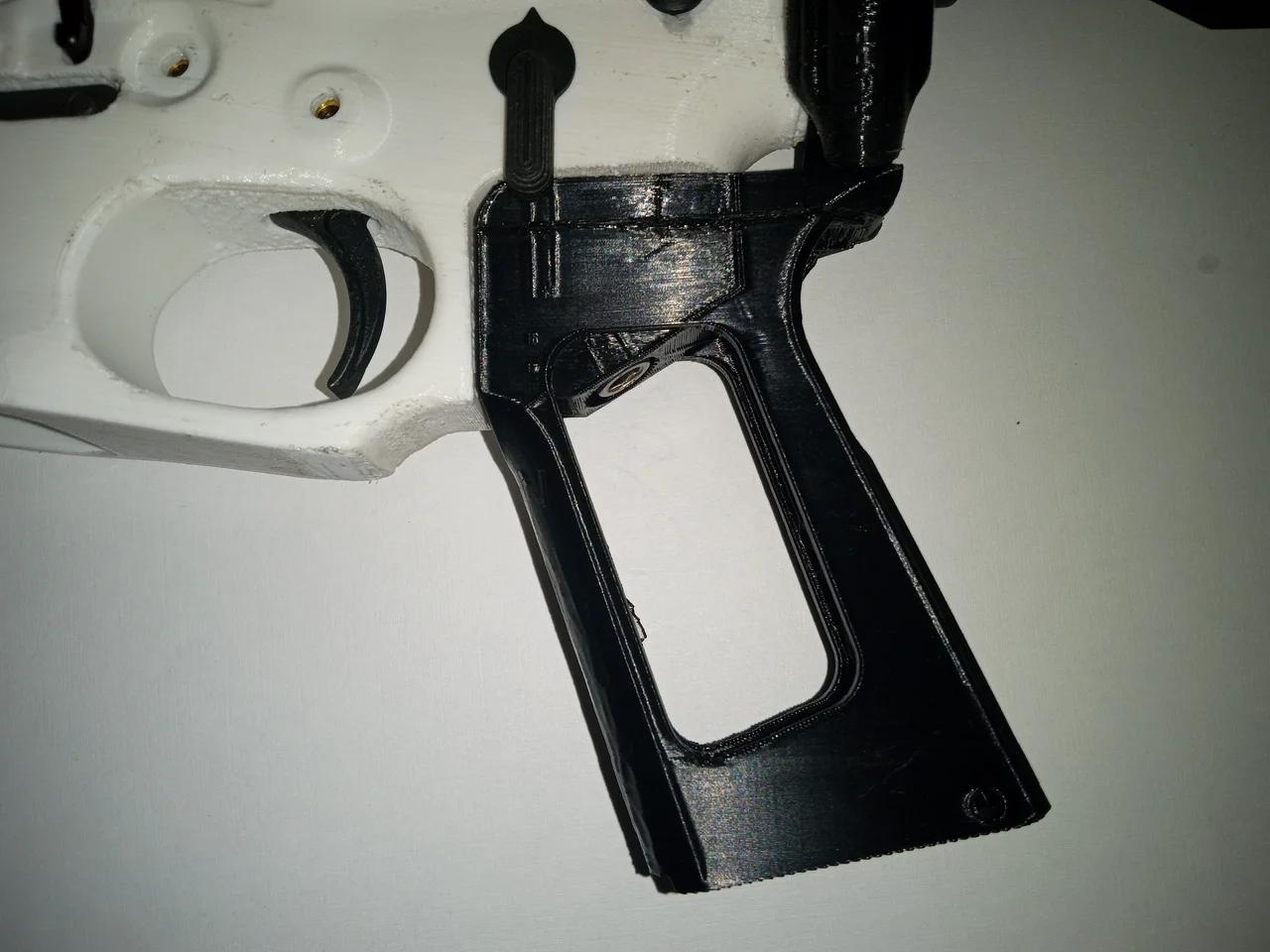 AR-15 1911 Pistol Grip