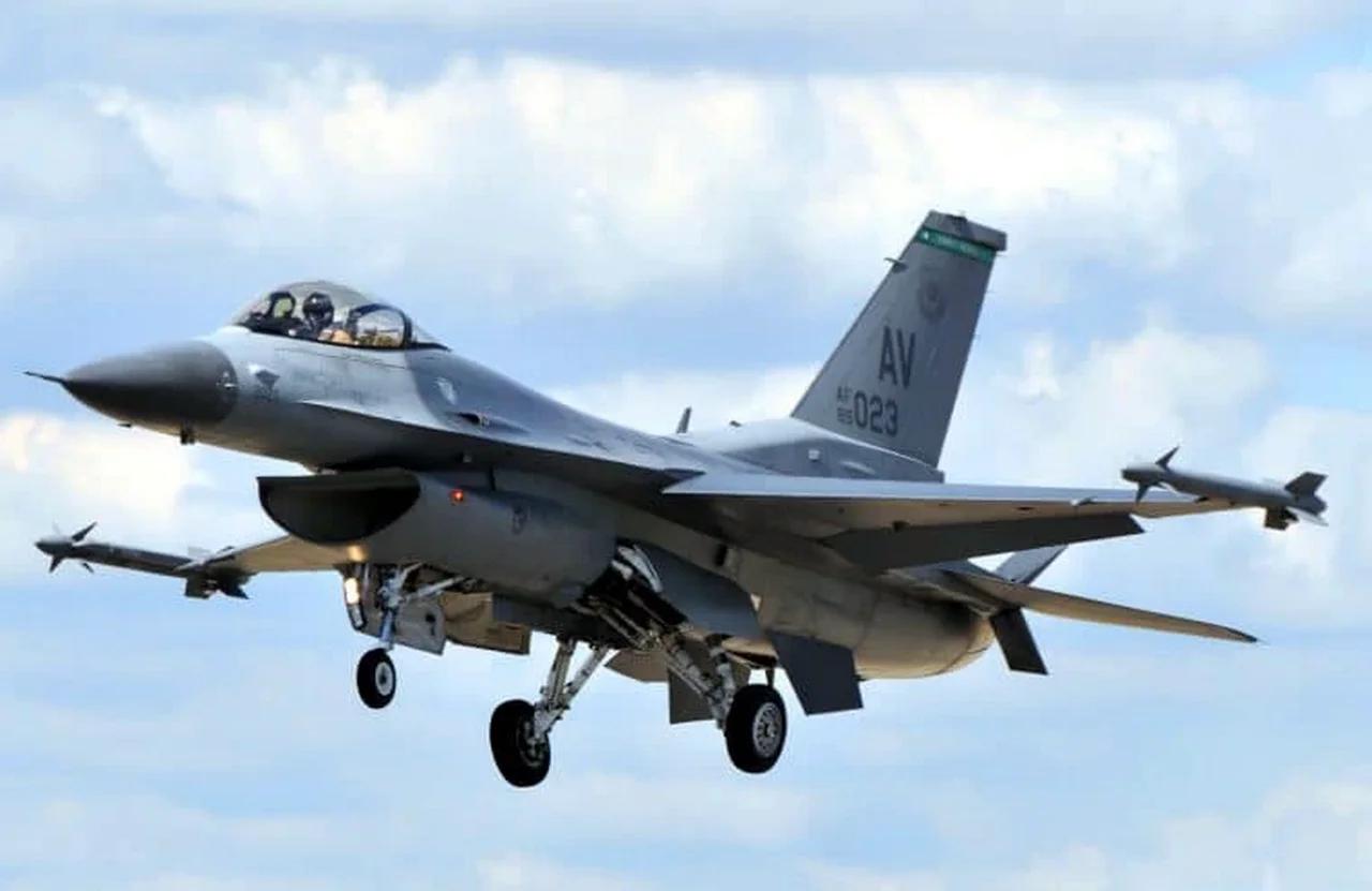 f16 ex fighter pilot confirms earth is flat