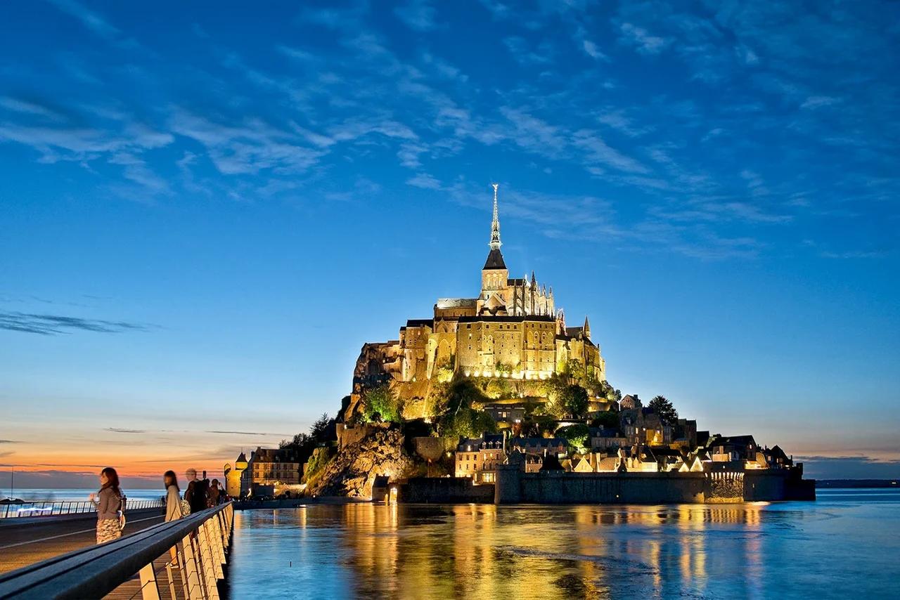 DP-BEST OF 305-A QUAND DES KEBABS AU MONT SAINT-MICHEL?