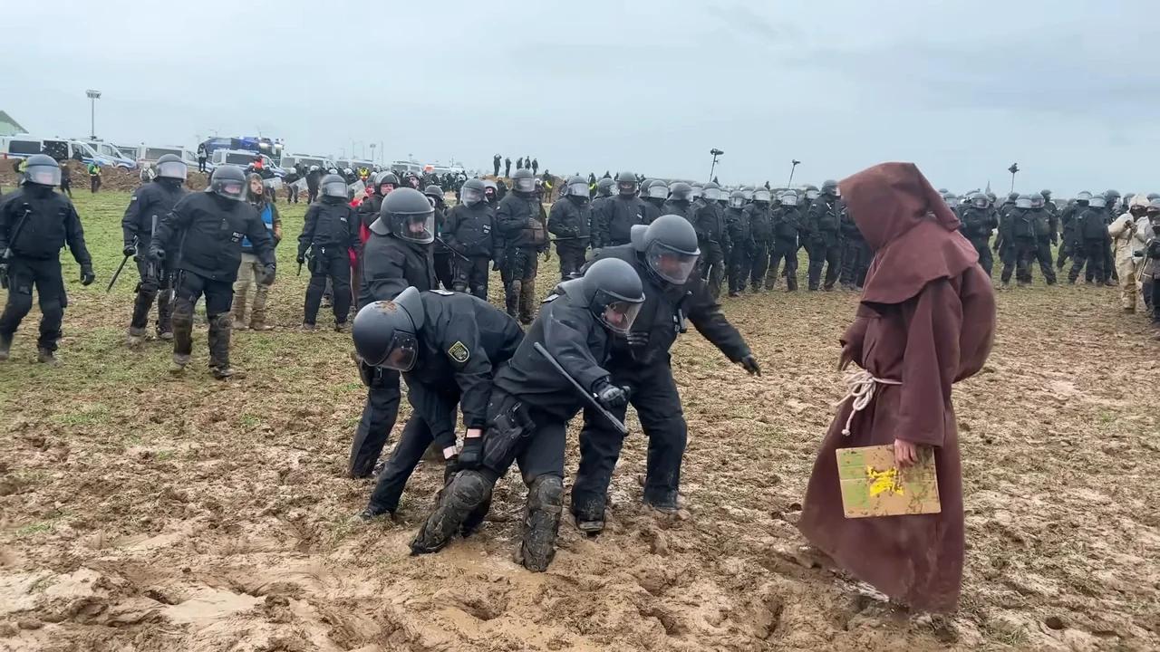 Deutsche Polizei #05 - Mud Wizard vs. Police