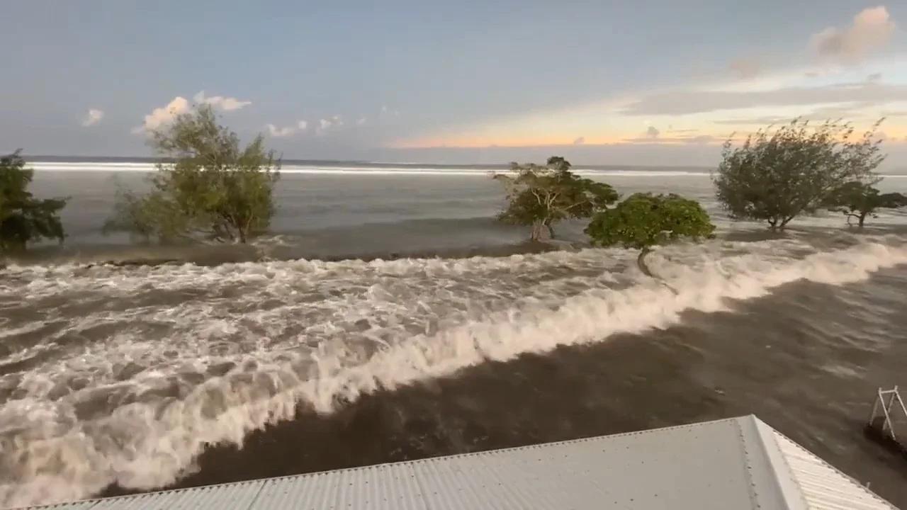 Eruption of the Tonga volcano followed by a Tsunami in Samoa!