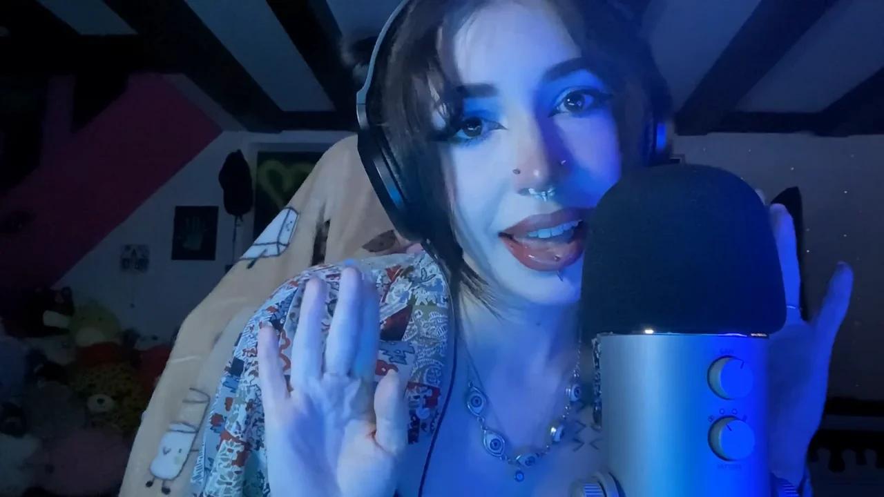 Random Trigger Assortment ASMR _ Tapping, Scratching, Whispering, Rambling.