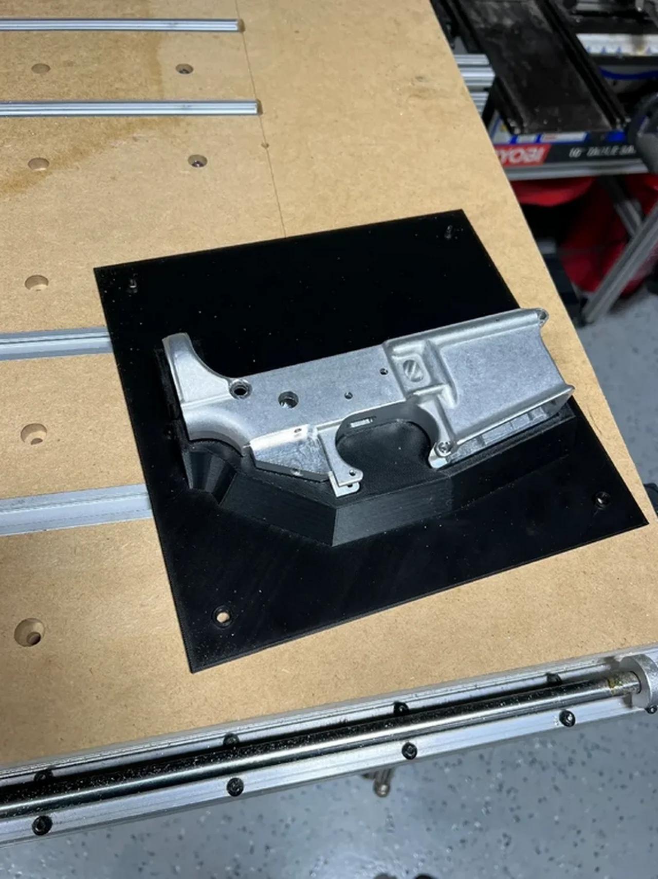 AR-15 80% side machining jig