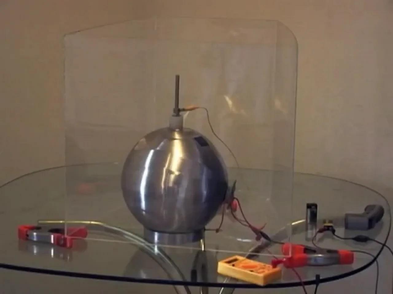 COLD FUSION What happens if you make an Asymmetric Capacitor ,fill it ...