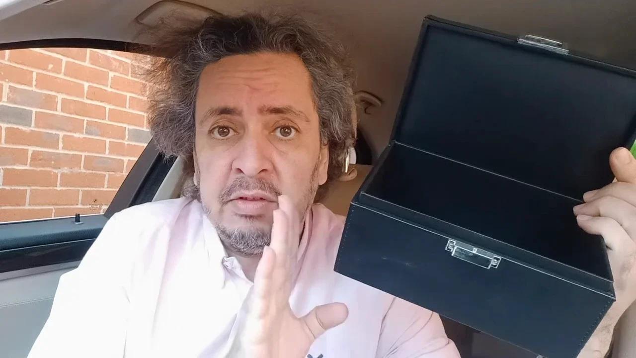 Aldo Sterone - L'Etat veut activer vos cameras à distance (démo cage de ...