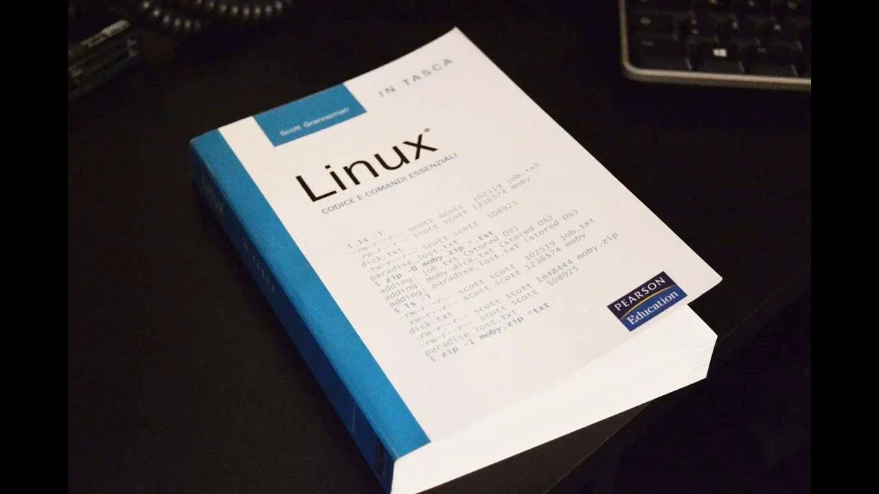 Un ottimo libro per imparare il terminale Linux.mp4