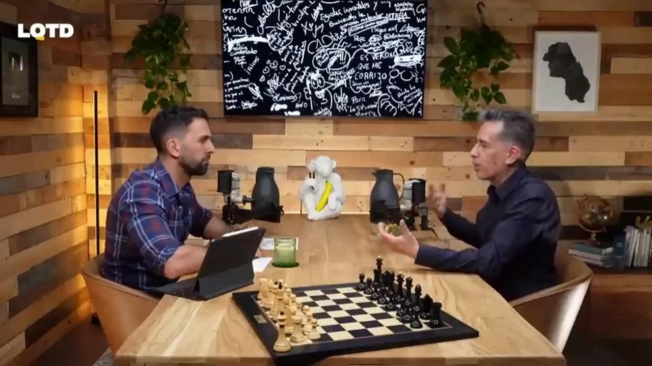 Veo Muertos y Hablan Conmigo - Aldo Linares