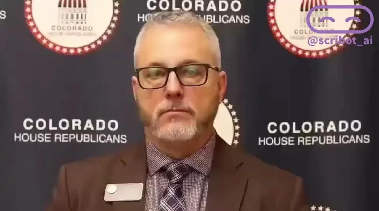 Le représentant du Colorado, Scott Bottoms, confirme que les gens ... Le représentant du Colorado, Scott Bottoms, confirme que les gens ...
